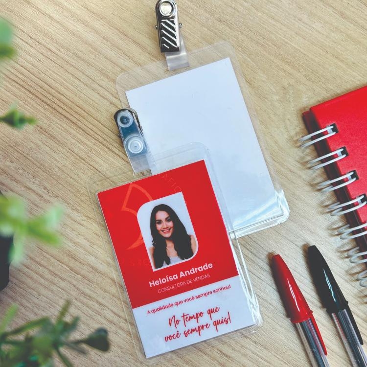 Crachá Plastificado - Frente - Dagra - Serviços Gráficos